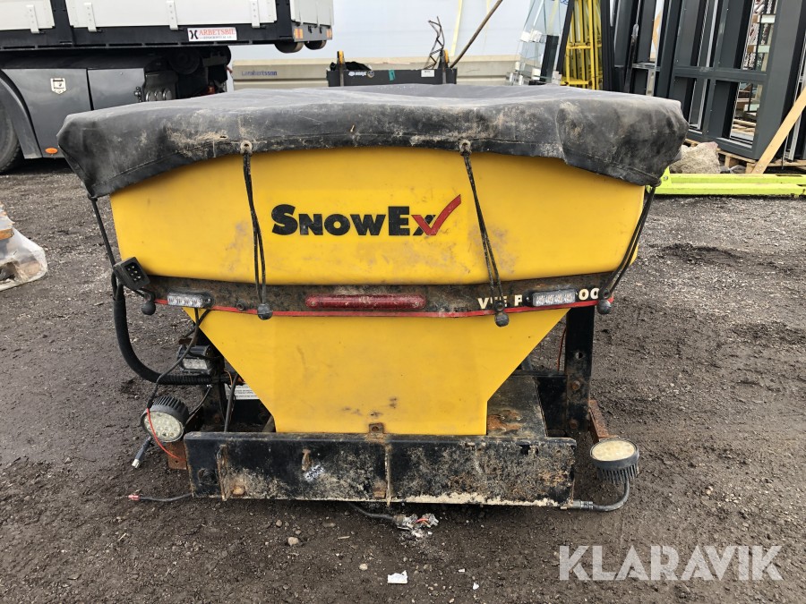 Klaravik Auktioner | Sandspridare SnowEx SP-6000
