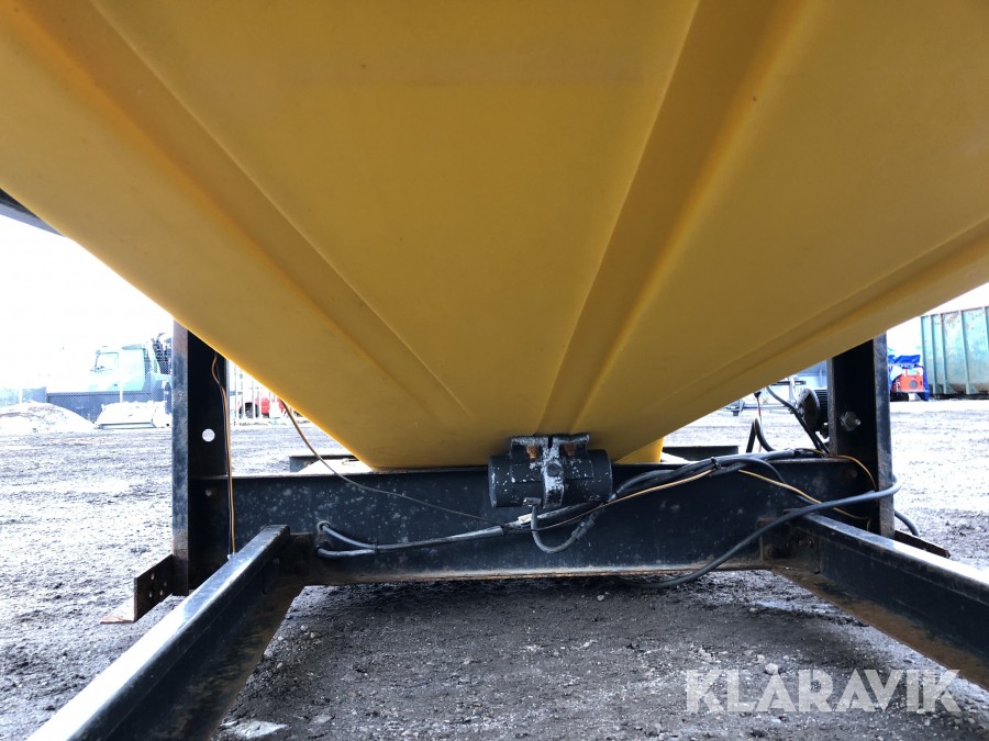 Klaravik Auktioner | Sandspridare SnowEx SP-6000