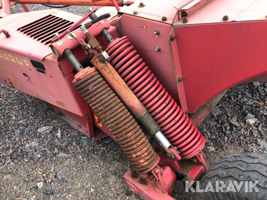 Klaravik Auktioner | Slåtterkross Taarup 307