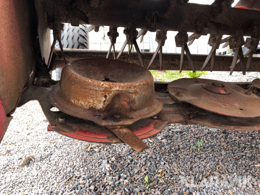 Klaravik Auktioner | Slåtterkross Taarup 307