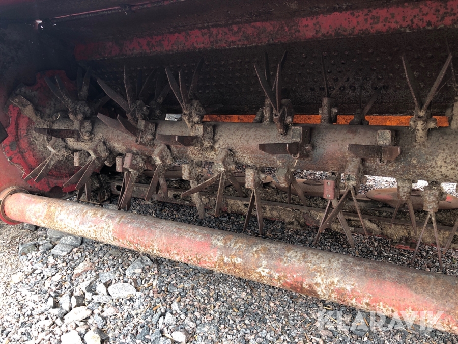 Klaravik Auktioner | Slåtterkross Taarup 307