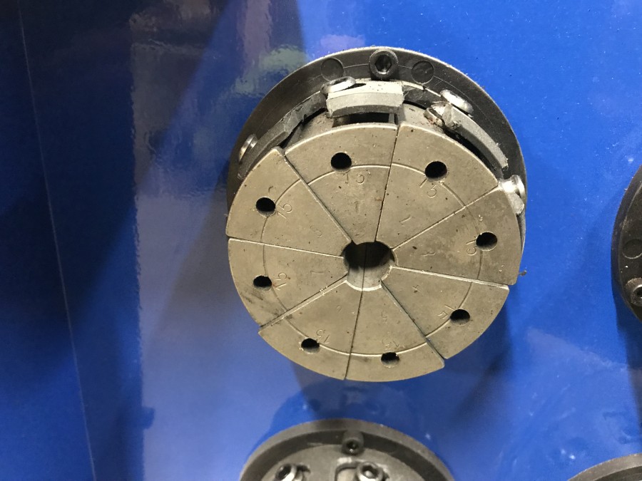 Hydraulslangpress med slangkap och slangskalare