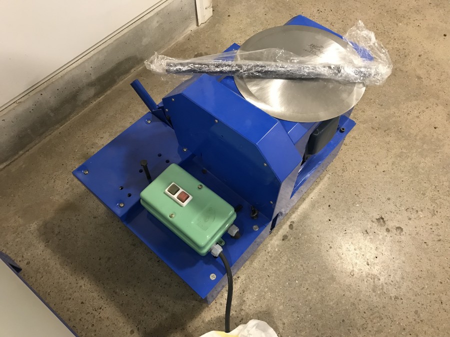 Hydraulslangpress med slangkap och slangskalare