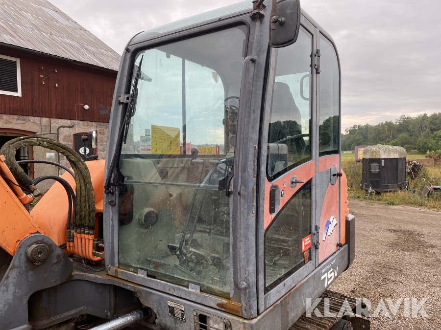 Bandgrävare Daewoo Solar 75 - V med tillbehör