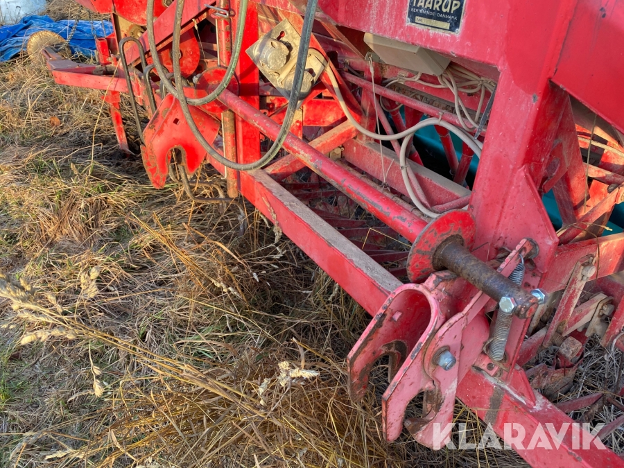 Såmaskin Taarup 4M.33RK, Kinda, Klaravik auktioner