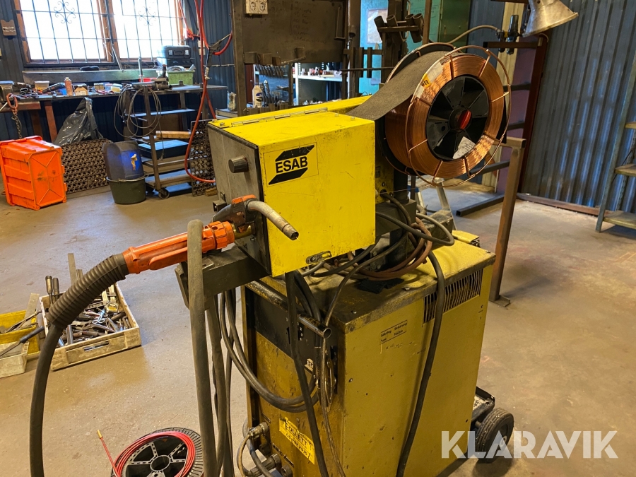 Klaravik Auktioner | Svets Esab LAE 400