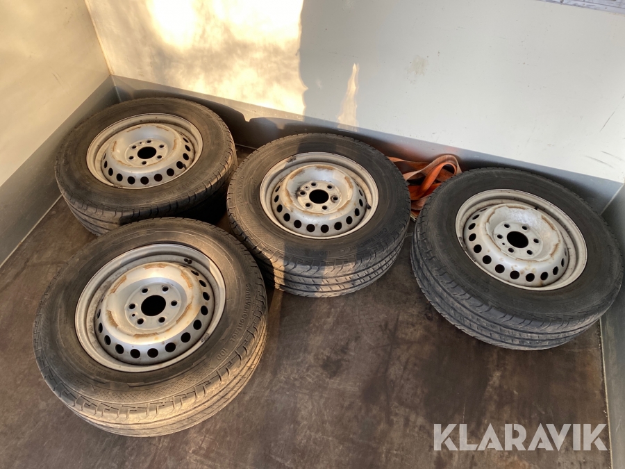 Lätt lastbil Iveco Daily 35 2.3 Diesel (155hk) Bakgavellyft