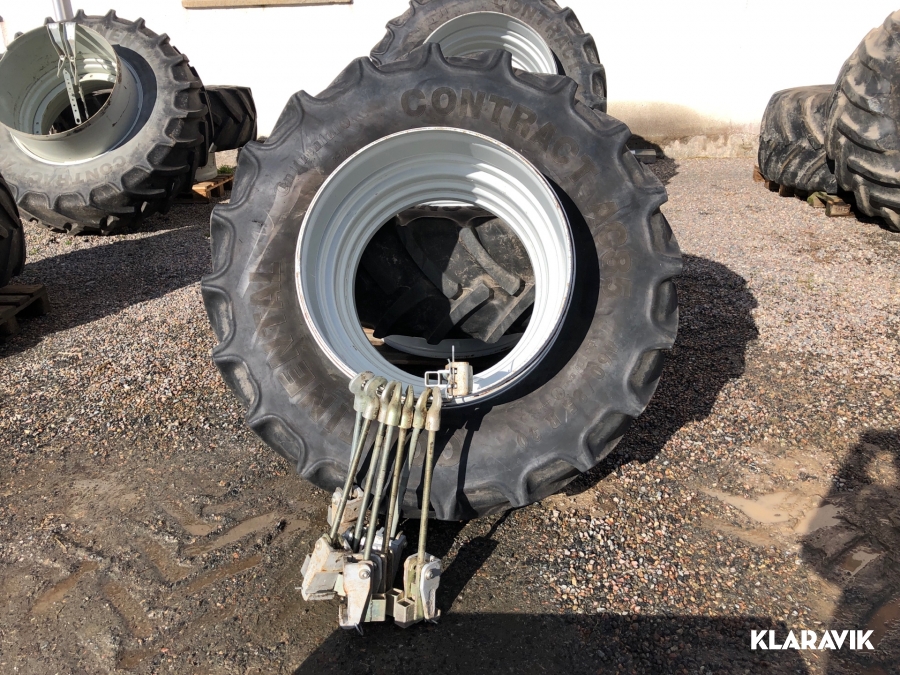 Klaravik Auktioner | Dubbelmontage Continental 460/85 R30