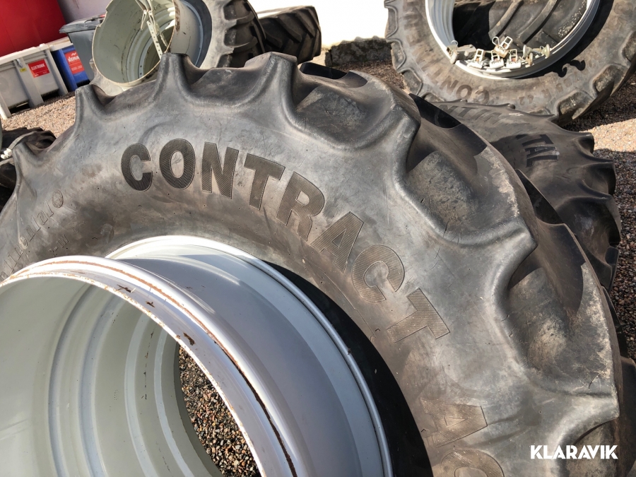 Klaravik Auktioner | Dubbelmontage Continental 460/85 R30