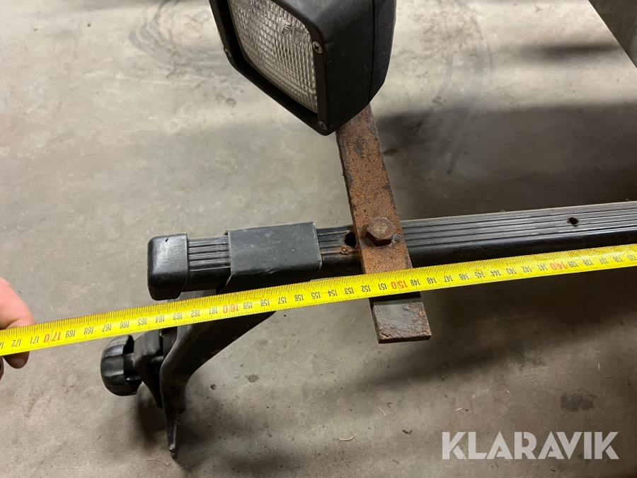 Vägarbetsskylt på takräcke, Falköping, Klaravik auktioner