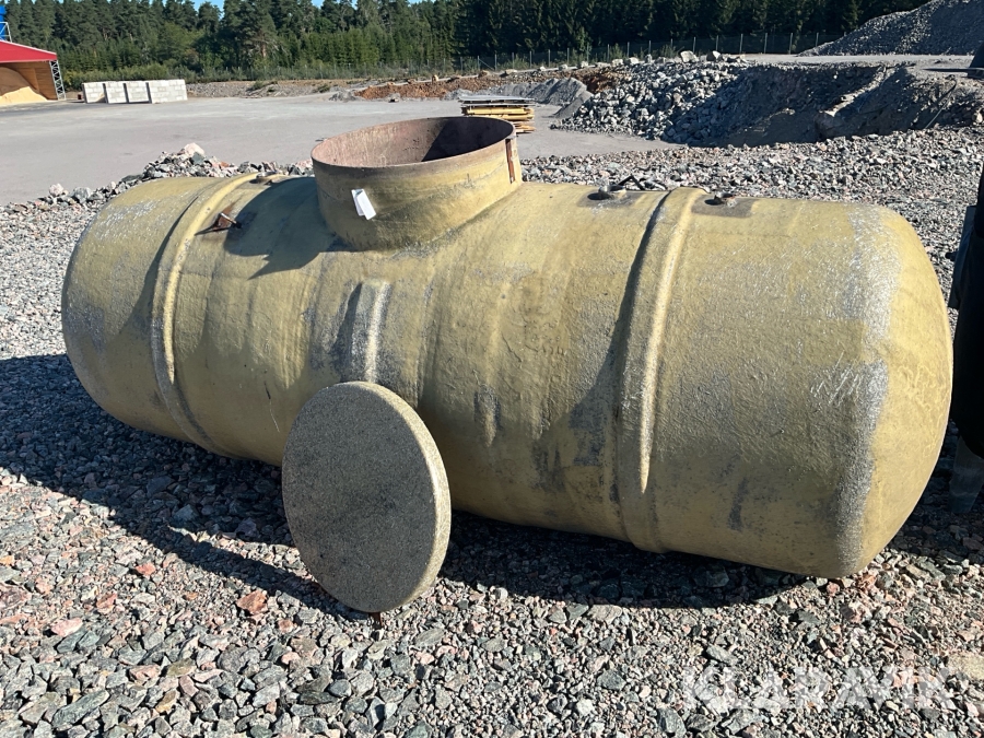 Glasfibertank 2m3, Strängnäs, Klaravik auktioner