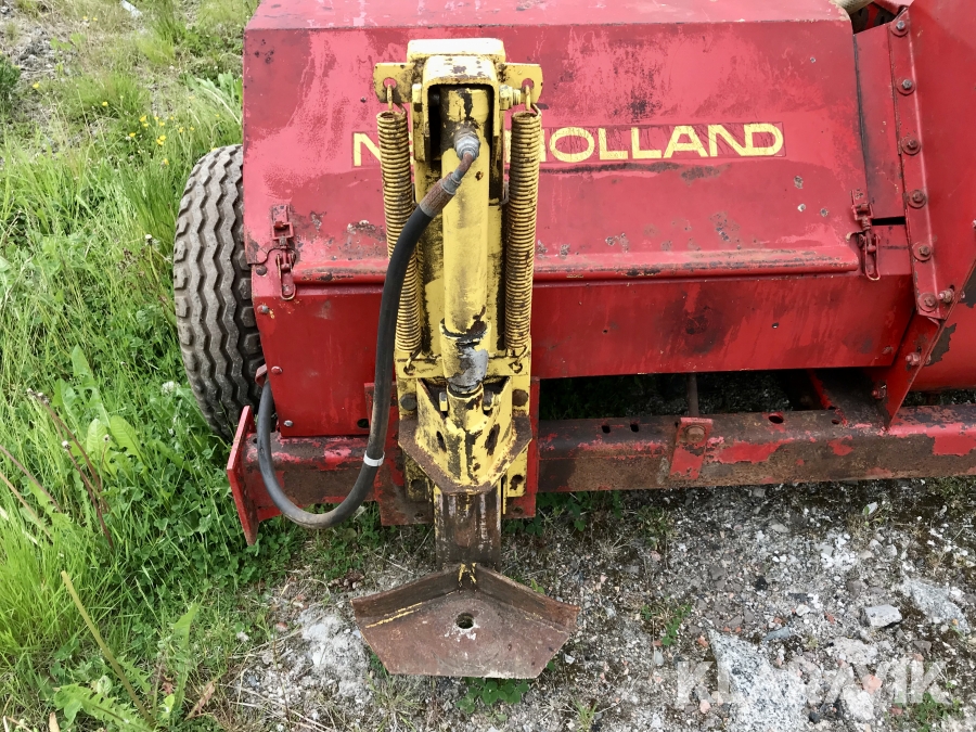 Klaravik Auktioner | Ensilagehack Sperry New Holland 715