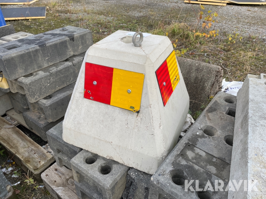 Stolpfundament med stolpar 13st