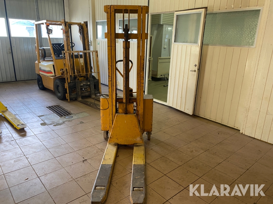 Staplare Stockholms Maskiner, Helsingborg, Klaravik auktione