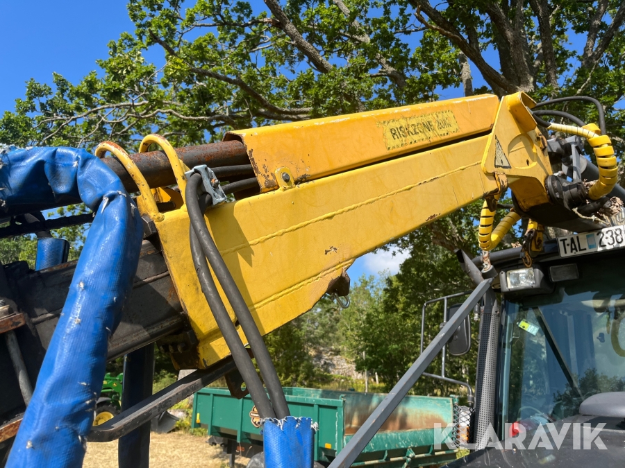 Traktor med kran och skogsvagn Valtra 6300, Norrköping, Klar