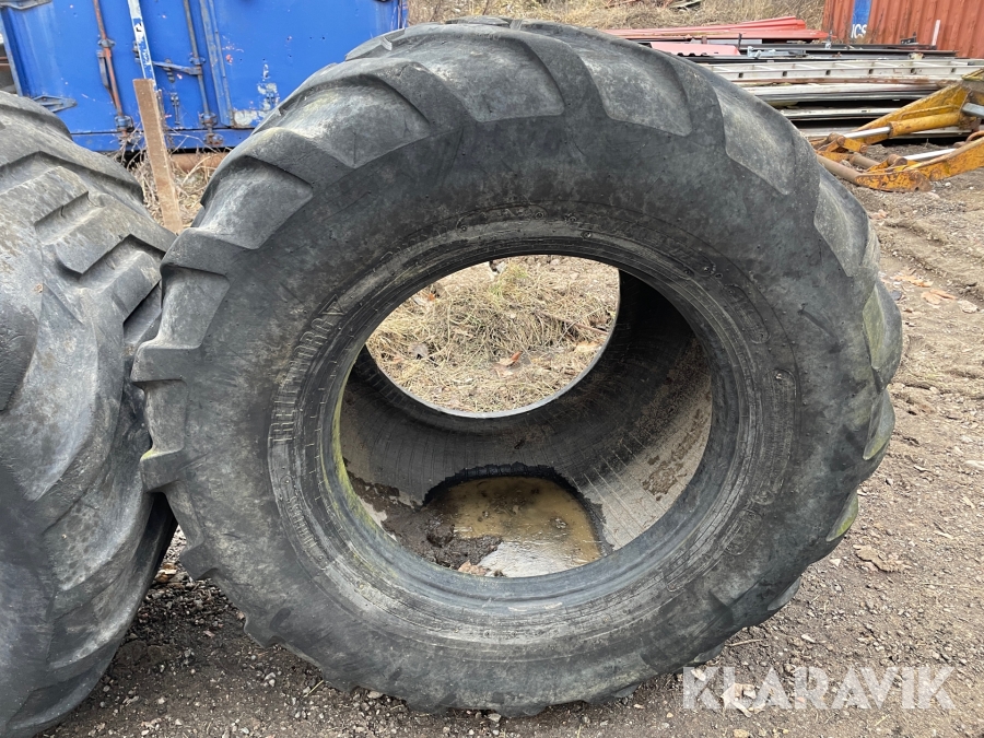 3st däck Trelleborg 710/40/22.5, Heby, Klaravik auktioner