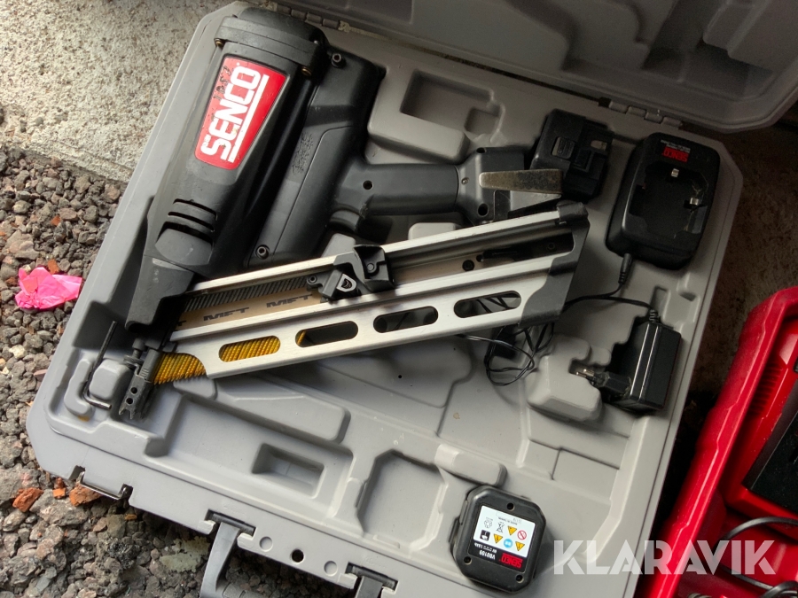 Klaravik Auktioner | Byggcentral & spikpistol Senco & El Björn