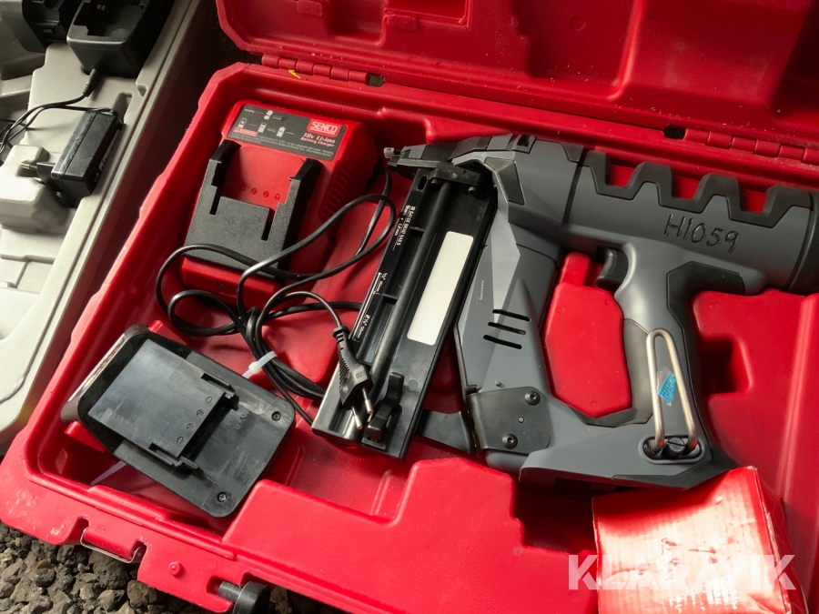 Klaravik Auktioner | Byggcentral & spikpistol Senco & El Björn