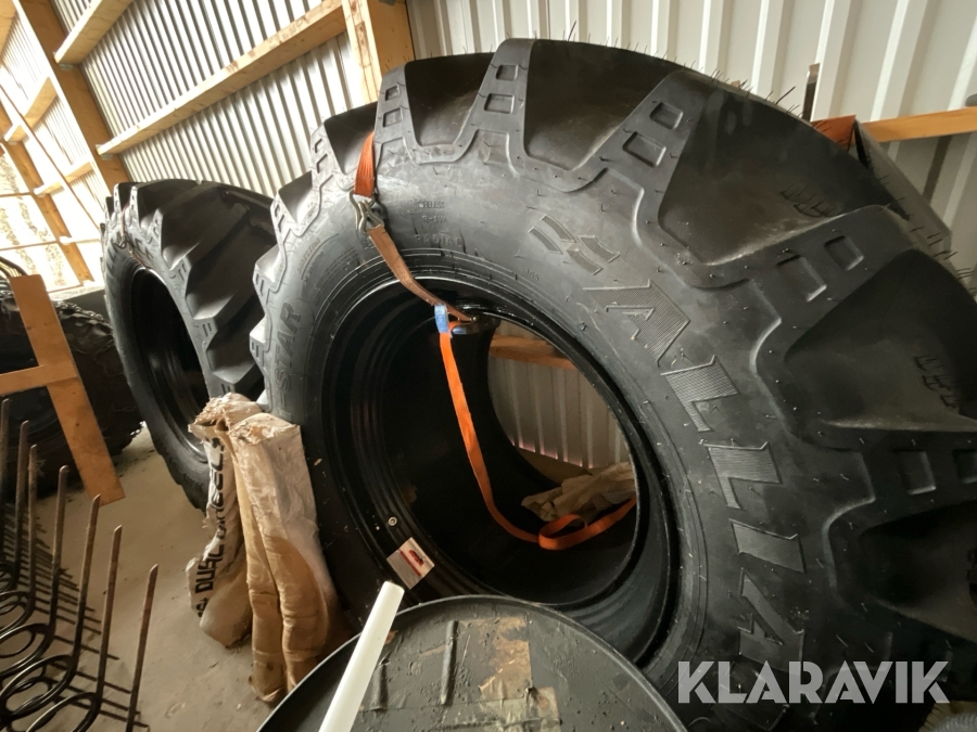 Dubbelmontage Agri-Star 650/65 R38, Bollebygd, Klaravik aukt