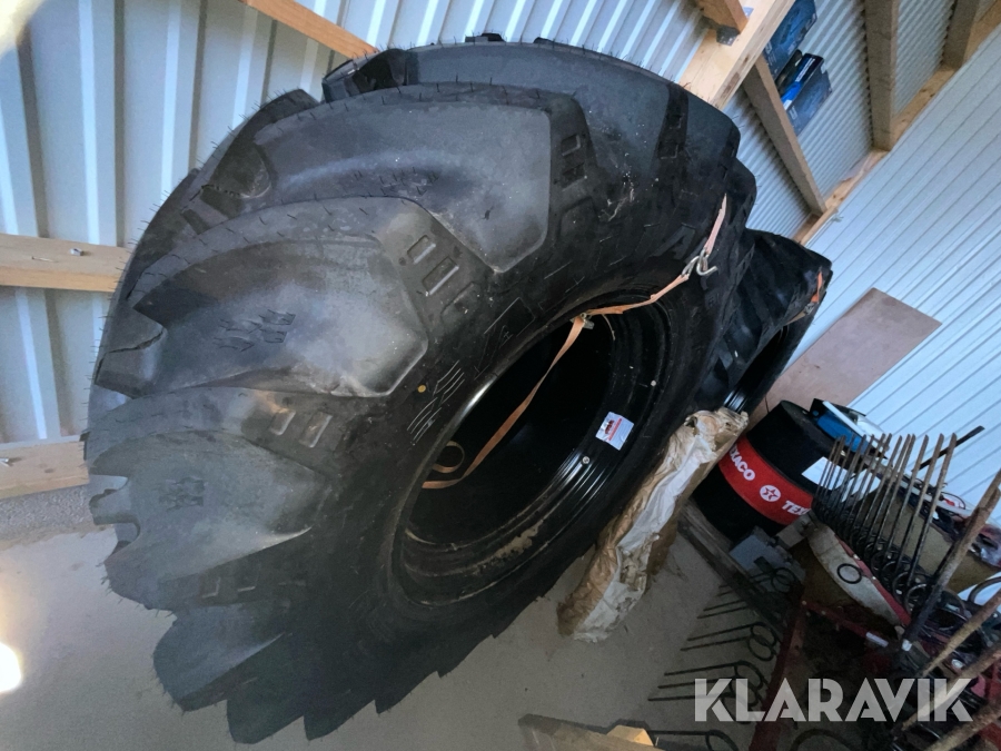 Dubbelmontage Agri-Star 650/65 R38, Bollebygd, Klaravik aukt