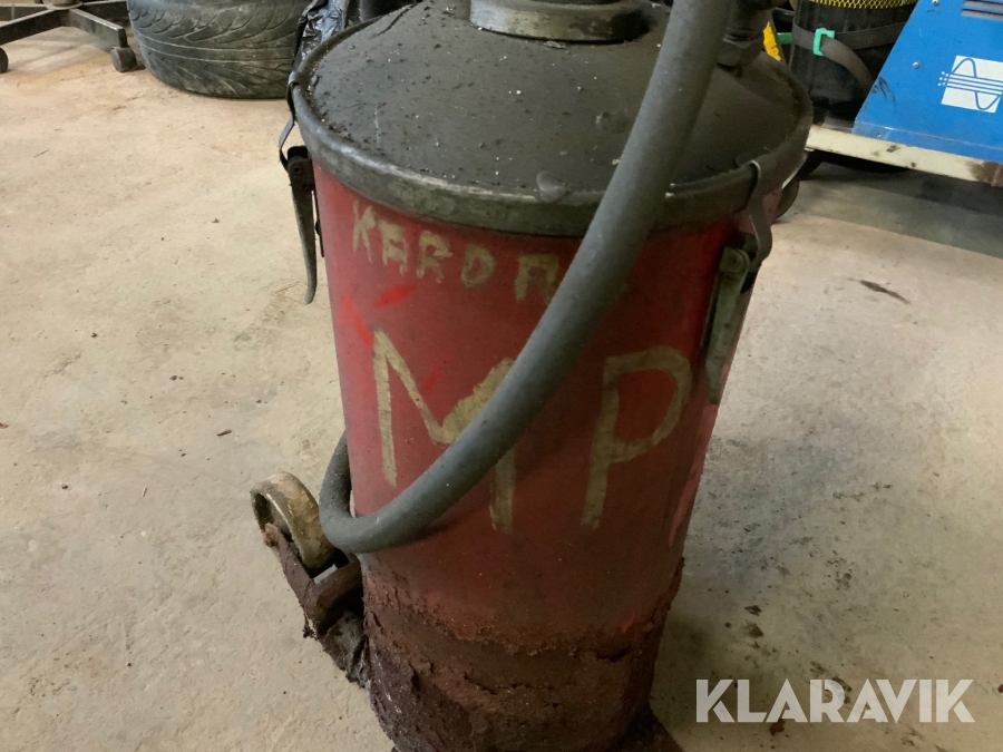 Klaravik Auktioner | Oljepump