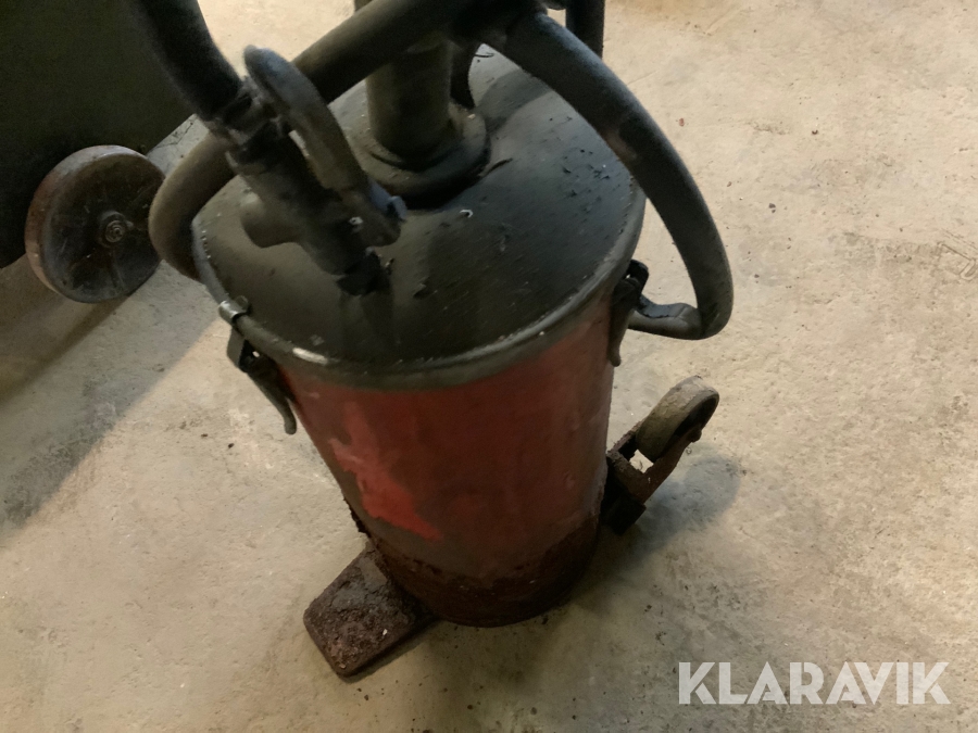 Klaravik Auktioner | Oljepump