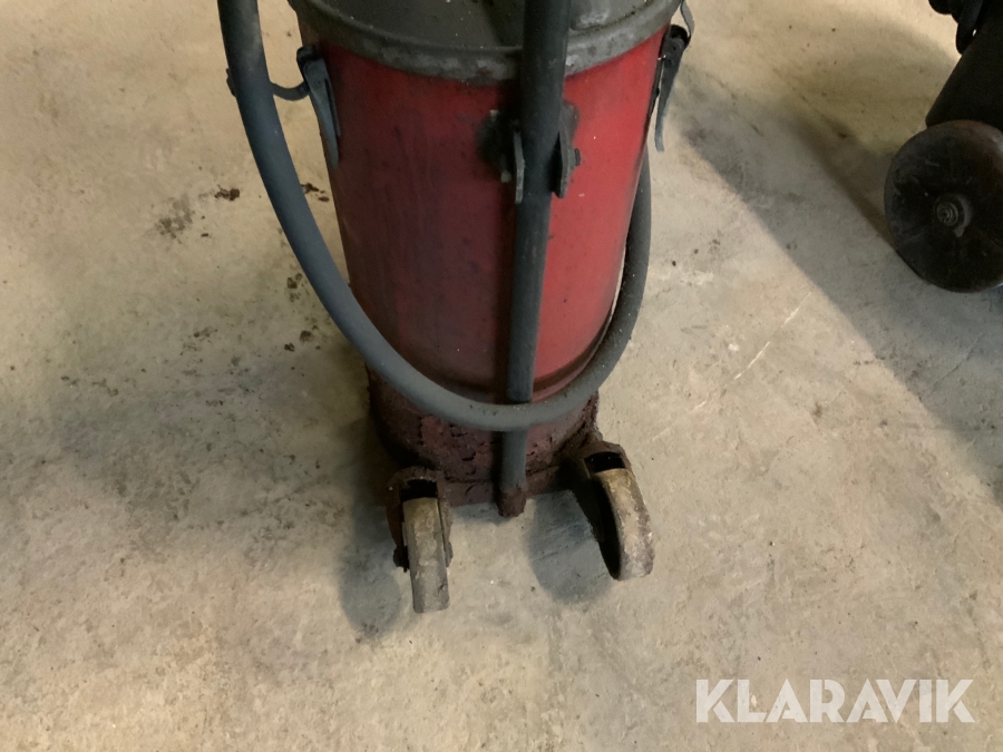 Klaravik Auktioner | Oljepump