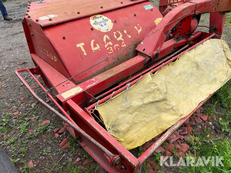 Klaravik Auktioner | Slåtterkross Taarup 304