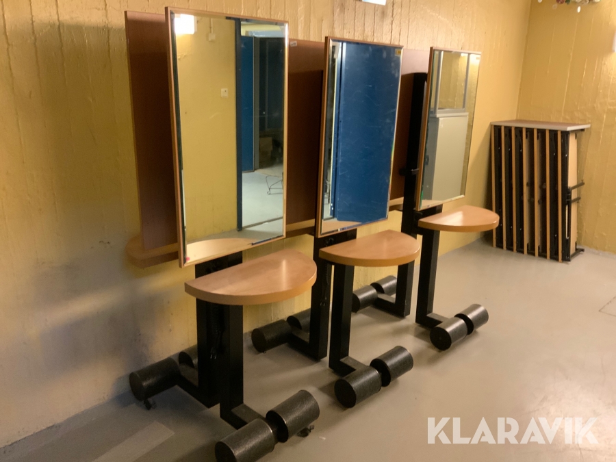 Klaravik Auktioner | Frisörutrustning 3 st