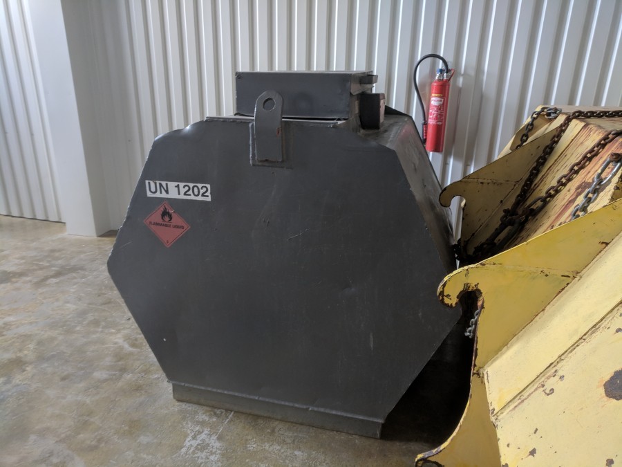 Klaravik Auktioner | ADR Dieseltank 1500 liter