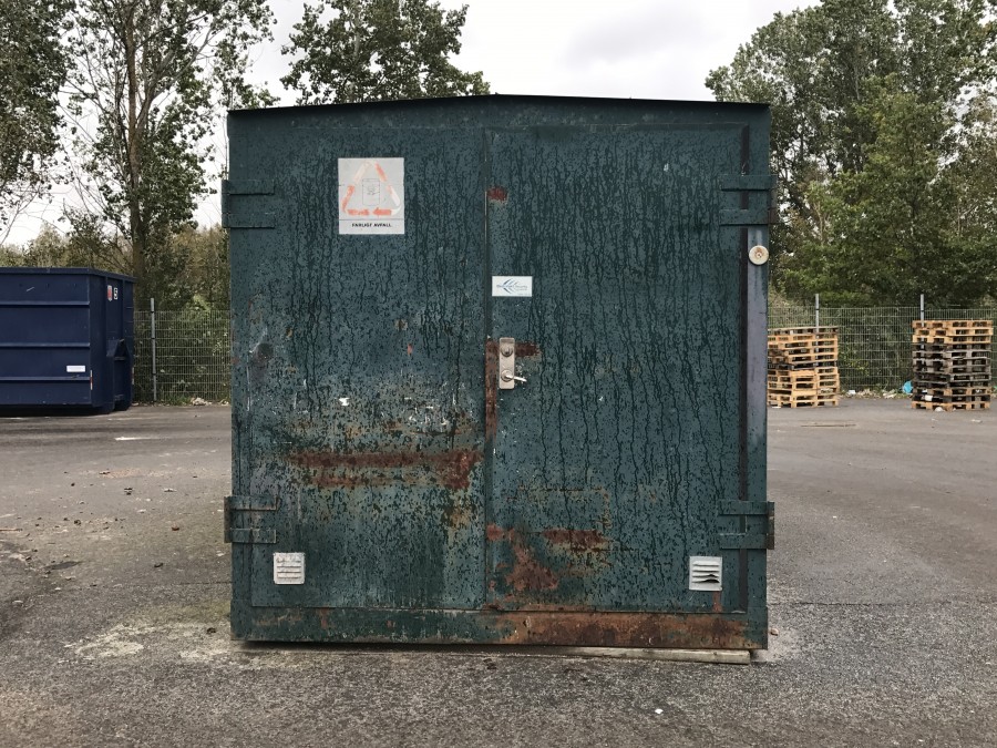 Klaravik Auktioner | Container för miljöfarligt avfall 20 fot