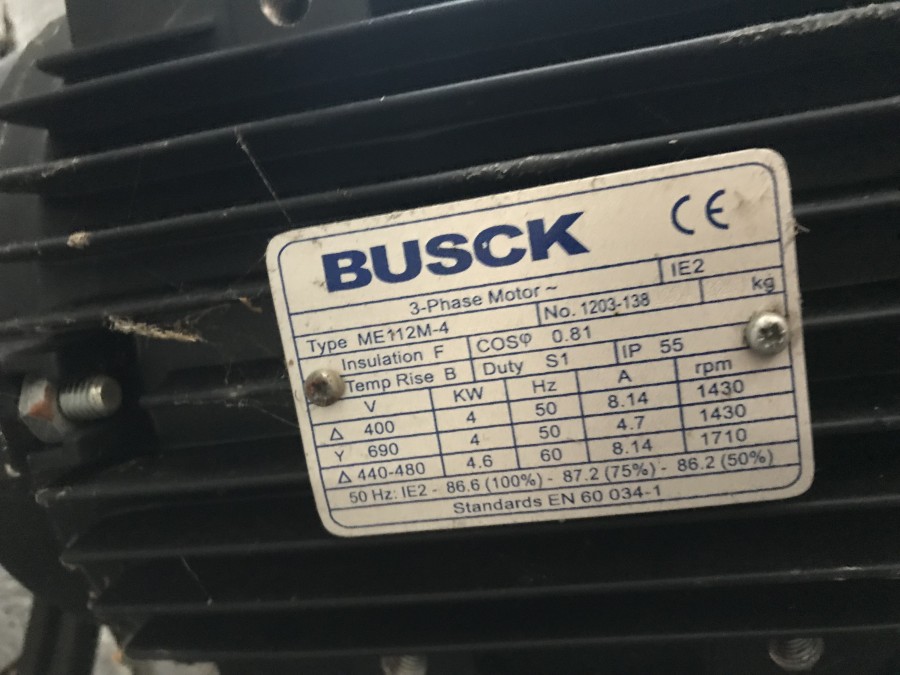 Klaravik Auktioner | Rundbalsfräs med Buffertbord