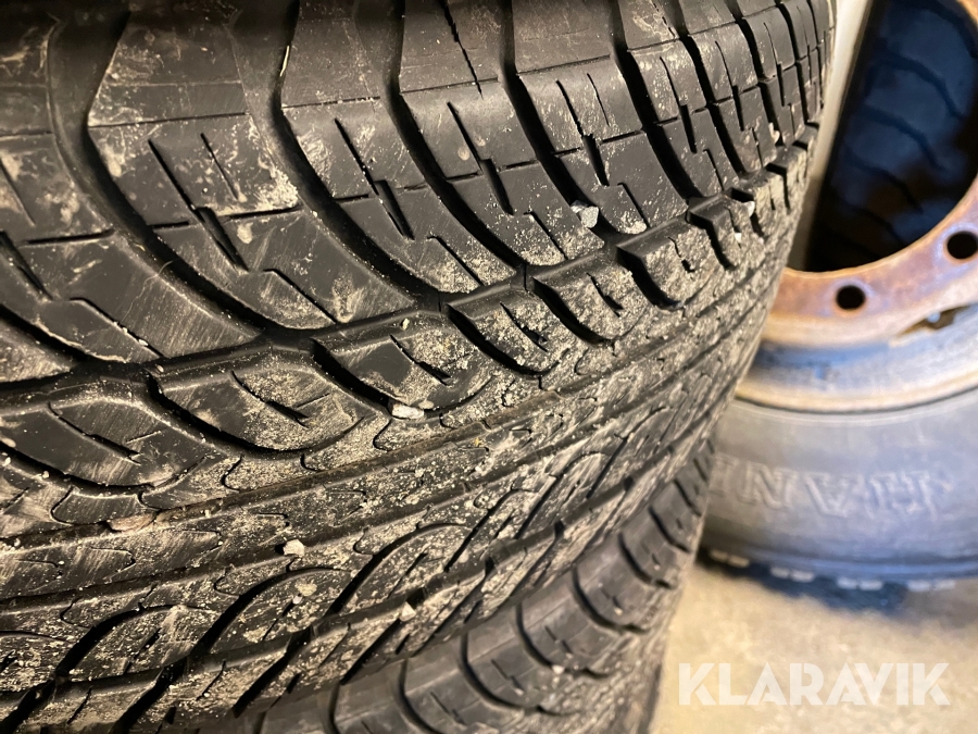 Klaravik Auktioner | Däck med fälg 4st BF Goodrich 255/55 R18
