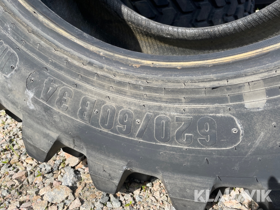 Däck Trelleborg 620/60B34, Mark, Klaravik auktioner