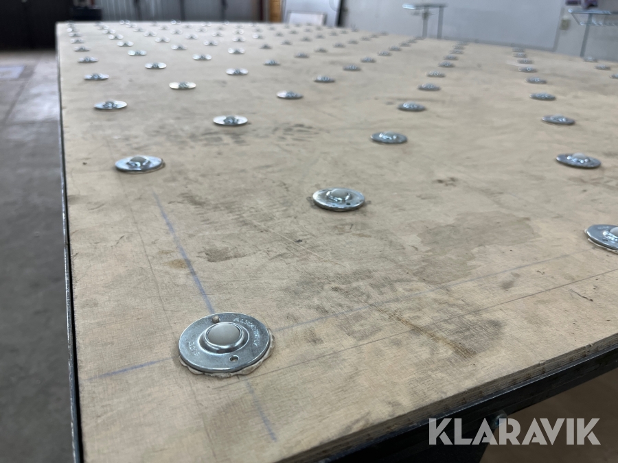 Bord med rullkulor, Östra Göinge, Klaravik auktioner