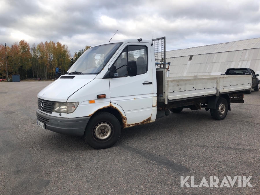 Lätt lastbil Mercedes Sprinter 312D