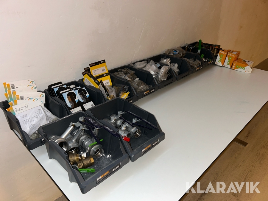 Parti med VVS delar, Mark, Klaravik auktioner