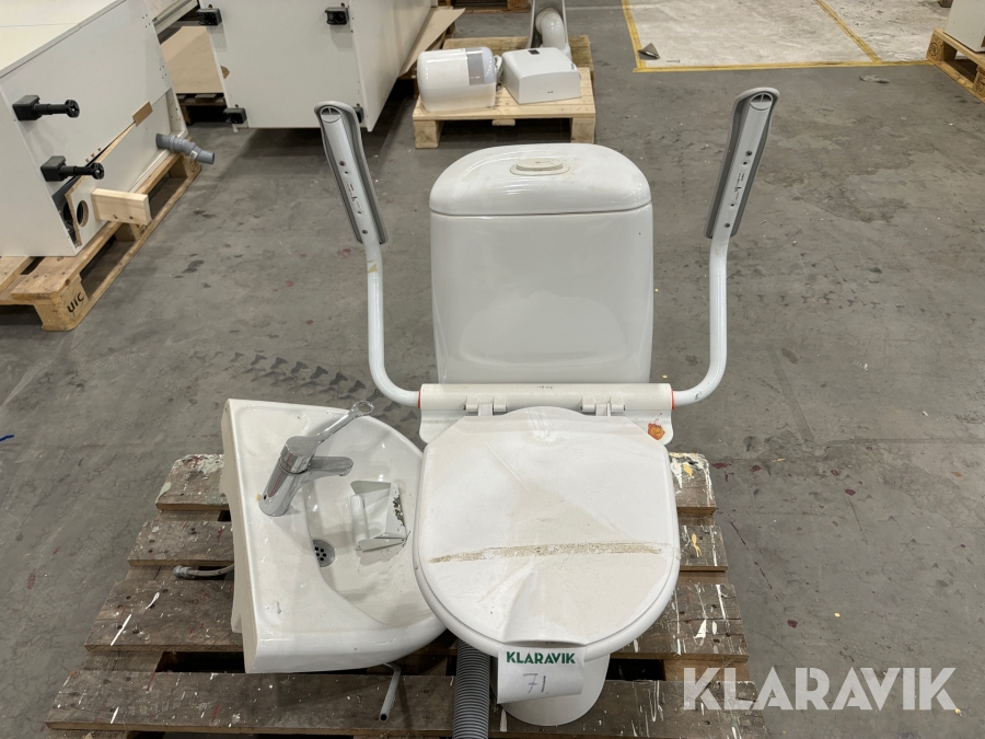 Toalett med handfat, Eksjö, Klaravik auktioner