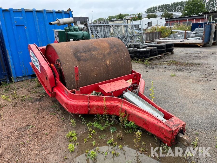 Bogserad vält Rauma Repola AT-38, Kristianstad, Klaravik auk