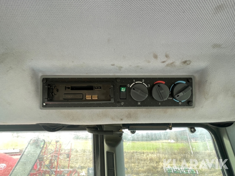 Traktor Valtra T140-4, Falun, Klaravik auktioner