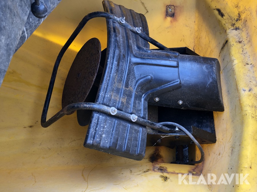Klaravik Auktioner | Sandspridare SnowEx SP-6000