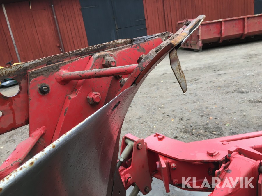 Klaravik Auktioner | Treskärig Växelplog Ovlac SB-C-3