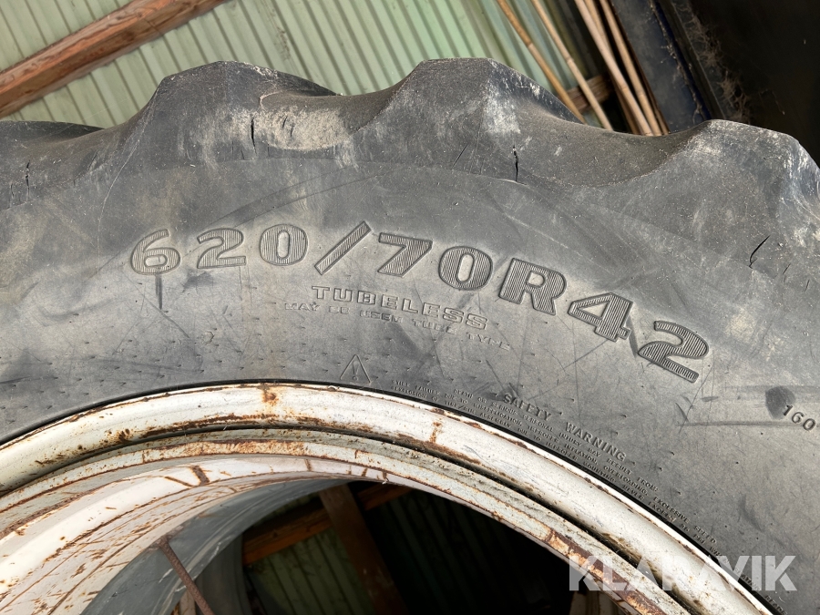 Dubbelmontage med spännare Good Year 620/70R42, Vara, Klarav