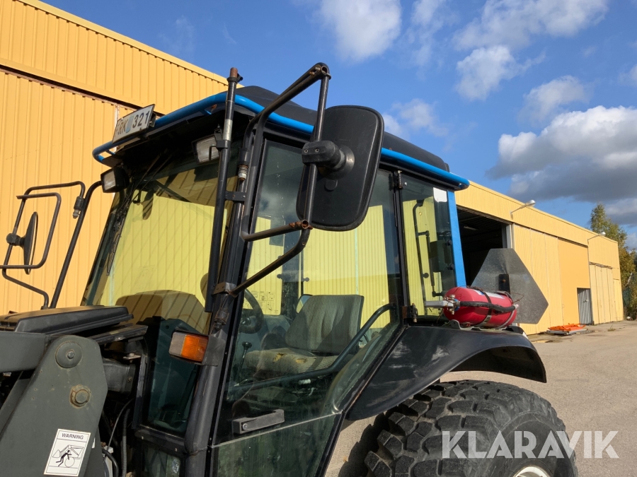 Traktor Valmet 600, Lekeberg, Klaravik auktioner