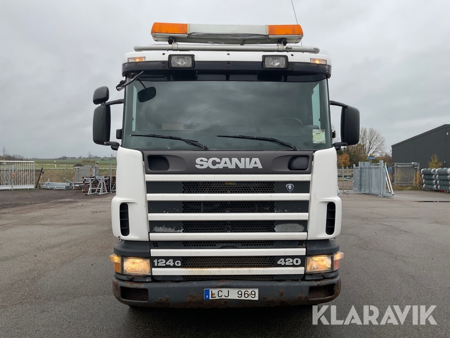 Flakbil Scania 124G 420 6x2, Landskrona, Klaravik auktioner