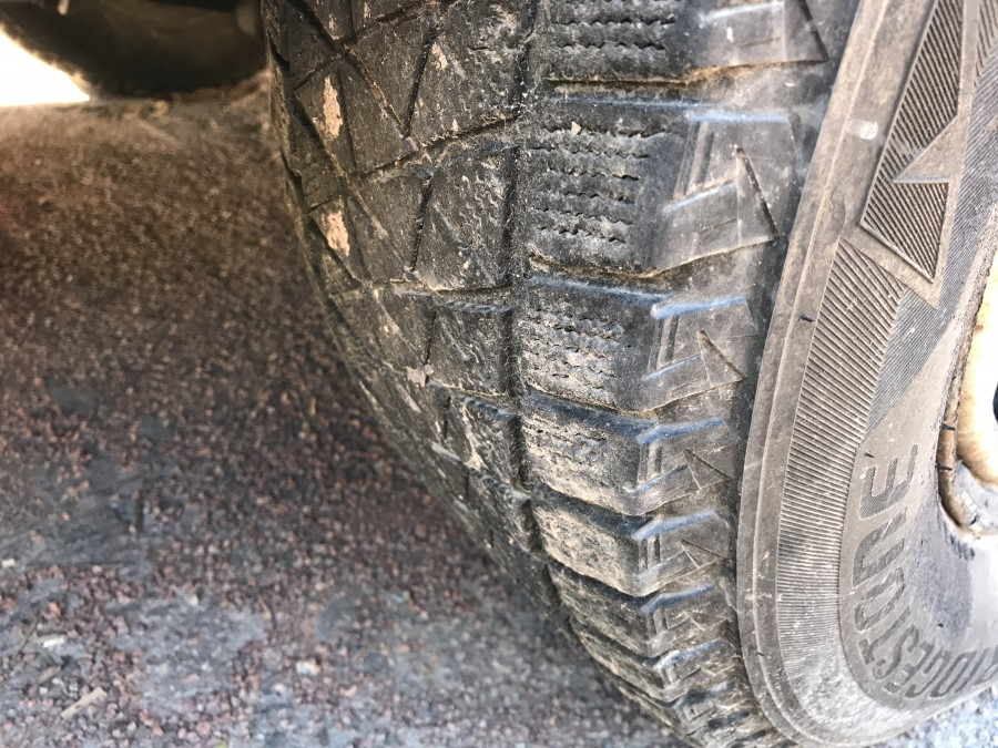 Pickup Nissan Navara 4WD (Defekt motor)