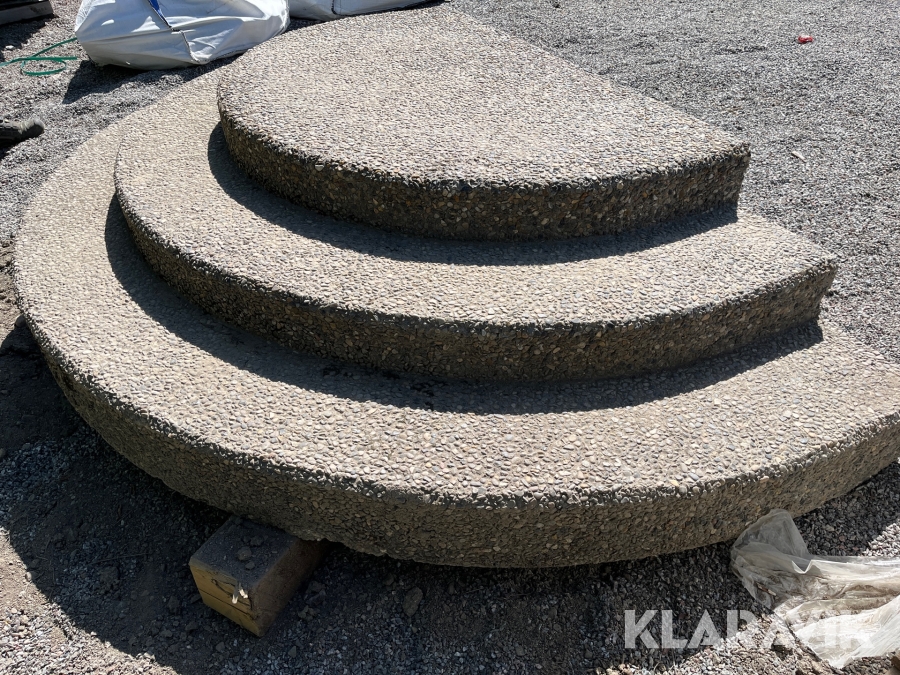 Entrétrappa, Täby, Klaravik auktioner