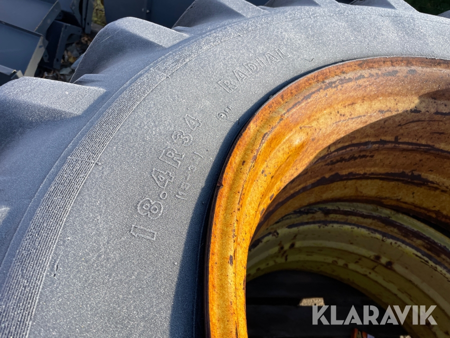 Traktor John Deere 3130, Eda, Klaravik auktioner