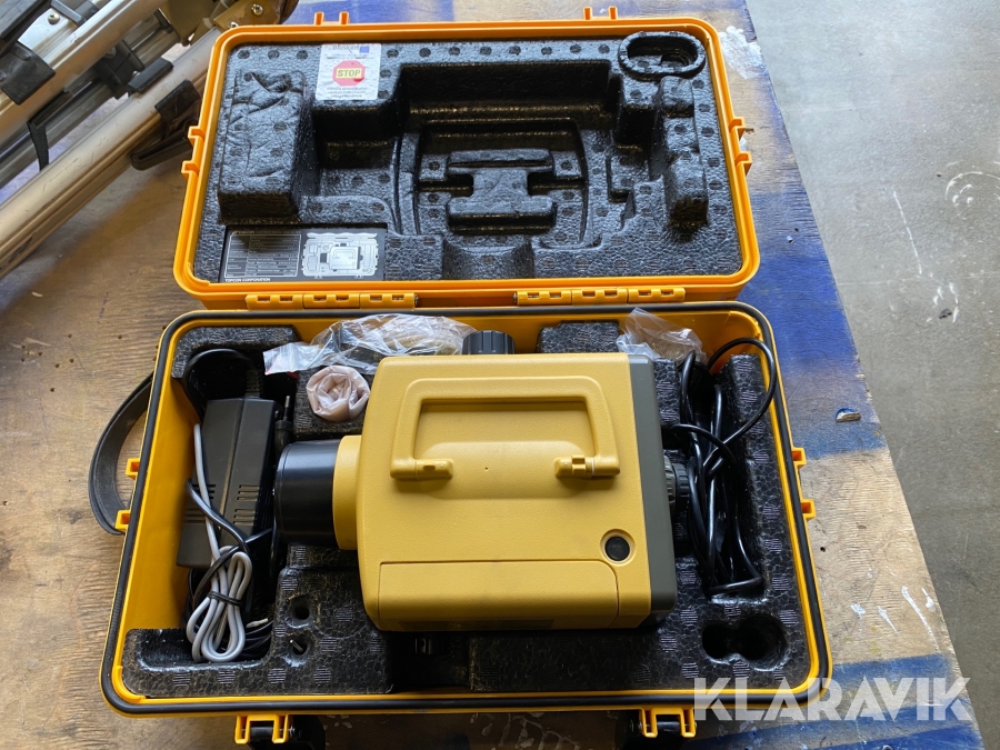 Klaravik Auktioner | Avvägningsinstrument digitalt med Planstativ ...