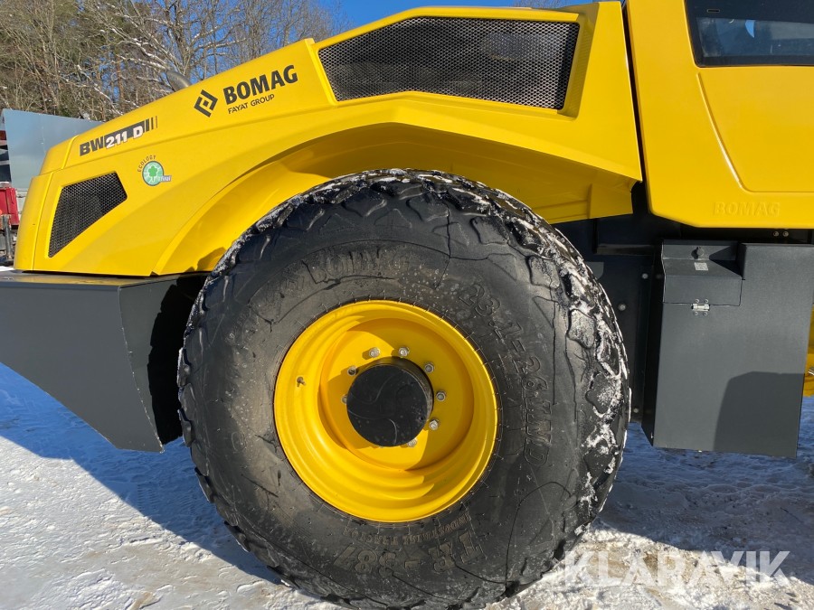 Vält Bomag BW 211 D-5